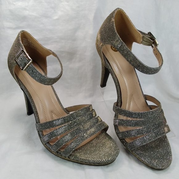 Dress Barn | Shoes | Dress Barn Db Traci Metallic Sandals Womens Size ...